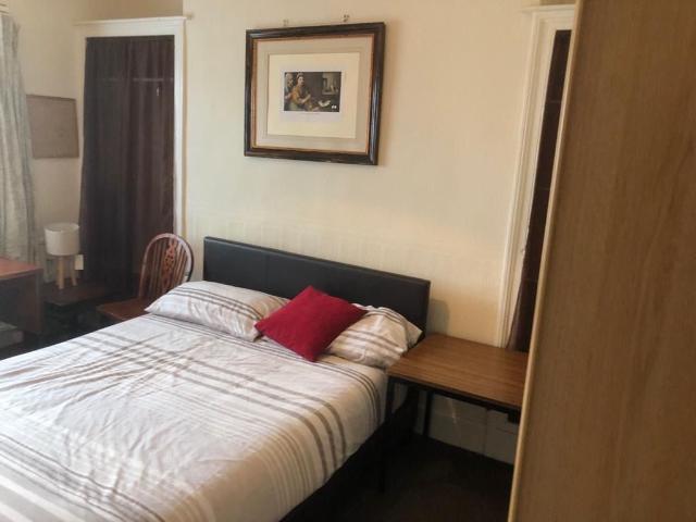 Room at Saxby Street, Leicester