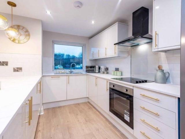 Room at Saxton Close, Nottingham