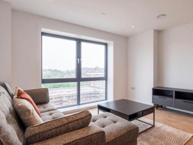 Room at Saxton Lane, Leeds