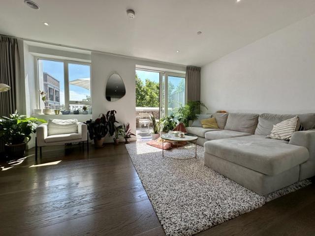 Room at Sayer Street, Greater London