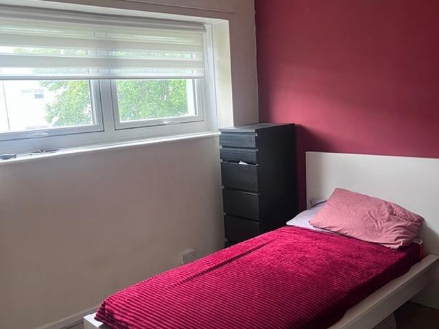 Room at Scapa Street, Glasgow
