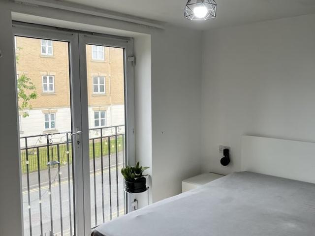 Room at Scholars Walk, Slough