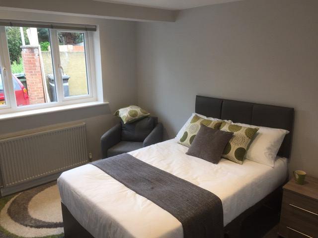 Room at School Lane, Maidenhead