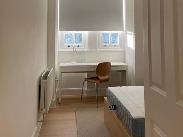 Room at Scott Ellis Gardens, City of Westminster