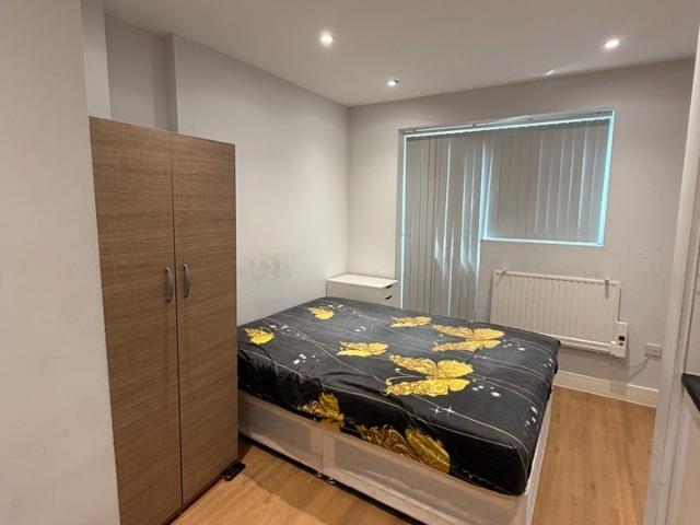 Room at Scotts Road, Greater London