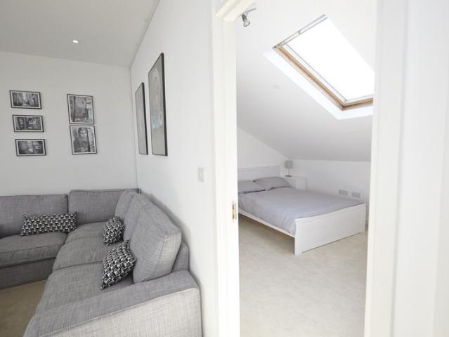Room at Seely Road, Greater London