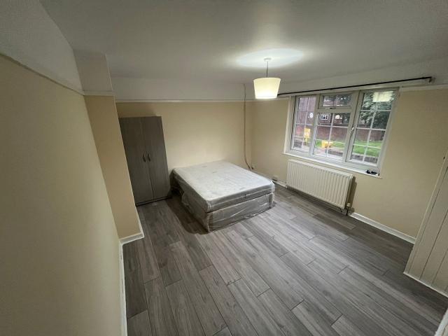 Room at Selby Road, Greater London
