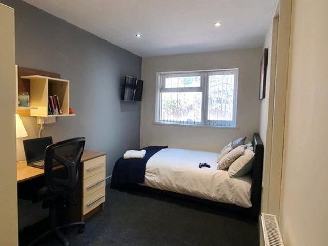Room at Selly Hill Road, Birmingham