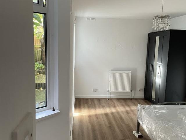Room at Selsdon Road, Greater London