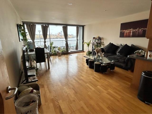 Room at Selsdon Way, Greater London