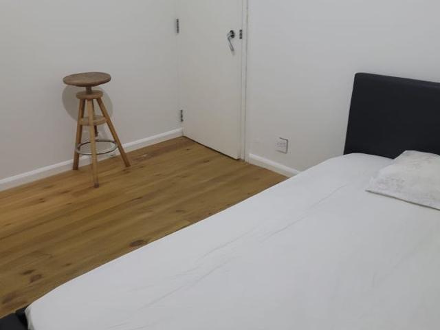Room at Selwyn Road, Greater London