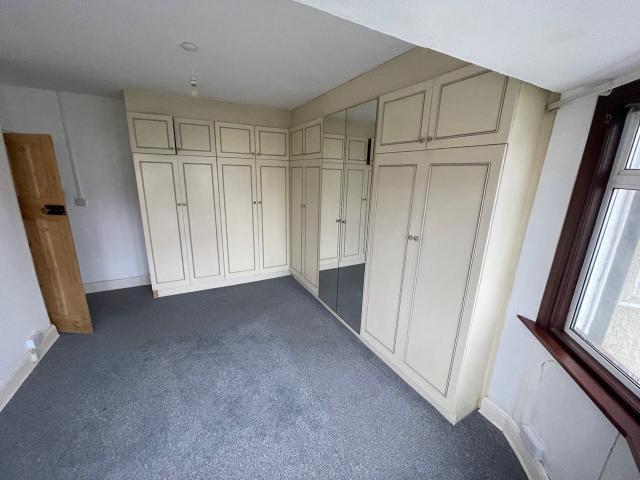 Room at Selwyn Road, Greater London