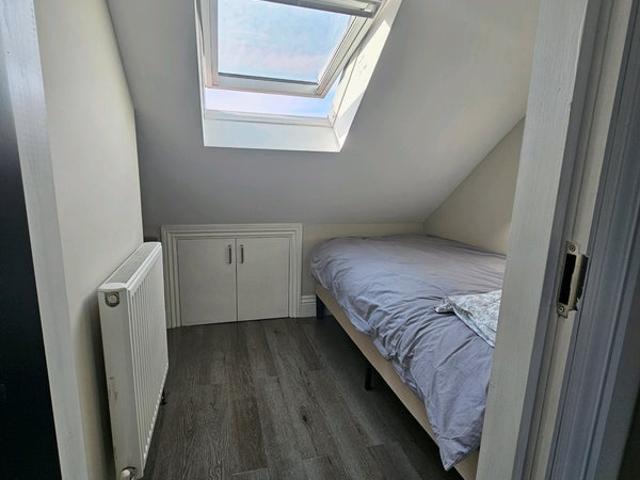 Room at Selworthy Road, Greater London