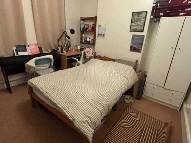 Room at Senrab Street, Greater London