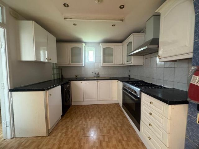 Room at Senrab Street, Greater London