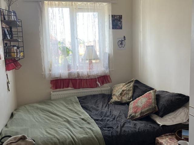 Room at Sevenoaks Road, Greater London