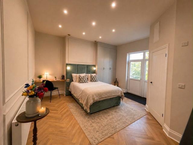 Room at Severn Street, Leicester