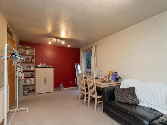 Apartment at Seymour Close, Birmingham