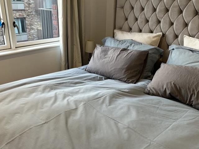 Room at Shackleton Way, Greater London