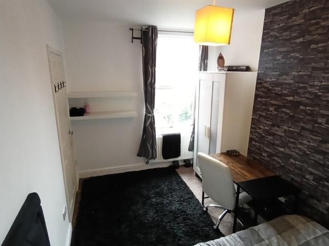 Room at Shady Side, Doncaster