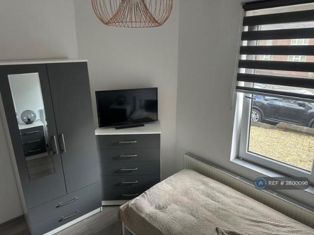 Room at Shaftesbury Avenue, Mansfield Woodhouse