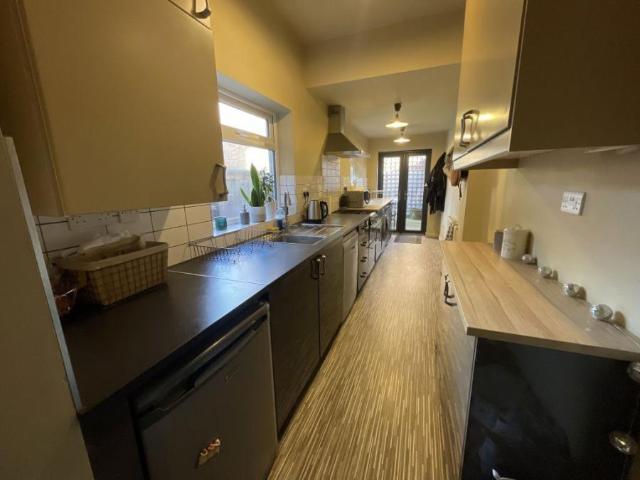 Room at Shaftesbury Road, Leicester