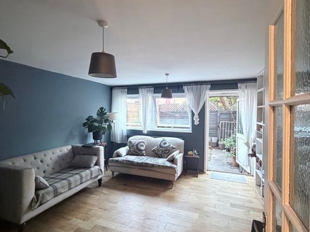 Room at Sharratt Street, Greater London
