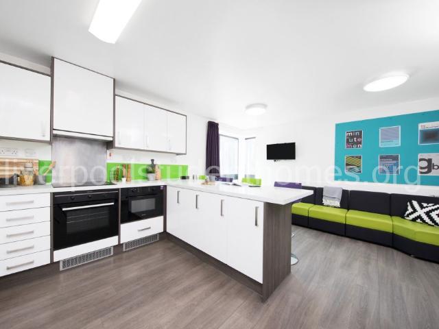 Room at Shaw Street, Liverpool