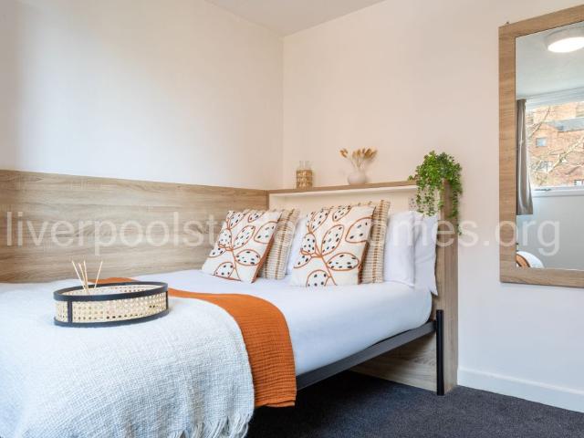 Room at Shaw Street, Liverpool