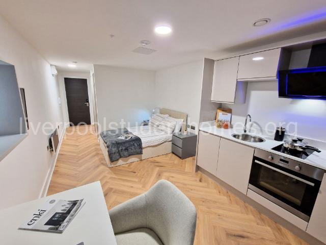 Room at Shaw Street, Liverpool