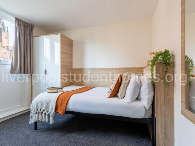 Room at Shaw Street, Liverpool