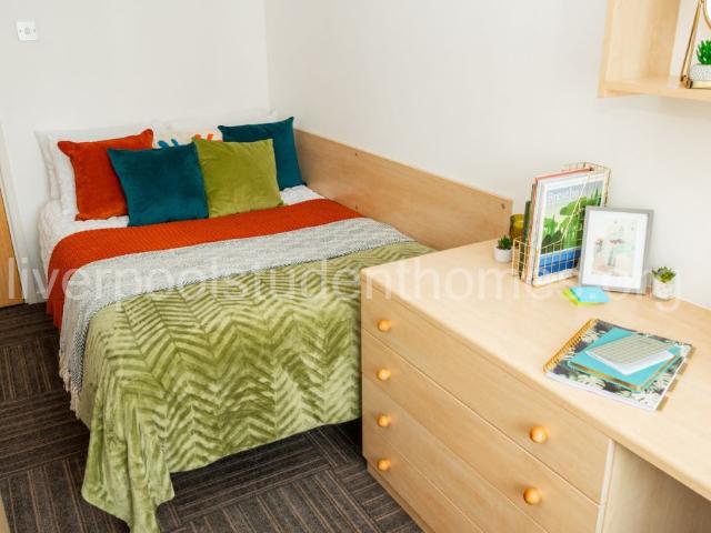 Room at Shaw Street, Liverpool