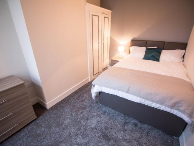 Room at Sheals Crescent, Maidstone