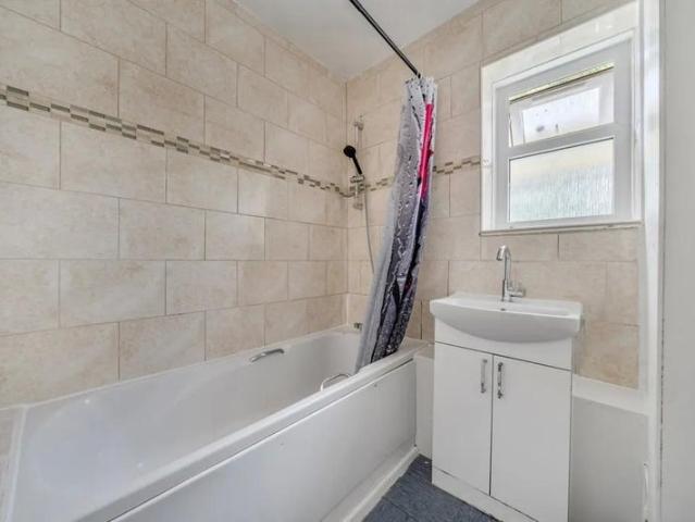 Room at Sheenewood, Greater London