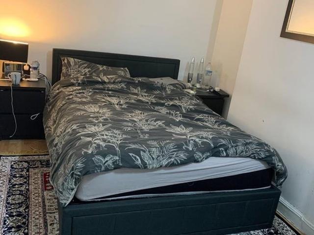 Room at Sheffield Street, Leicester