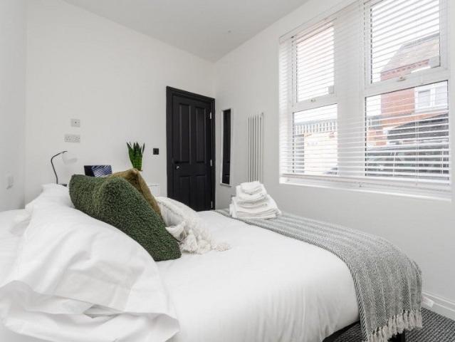Room at Sheffield Street, Leicester