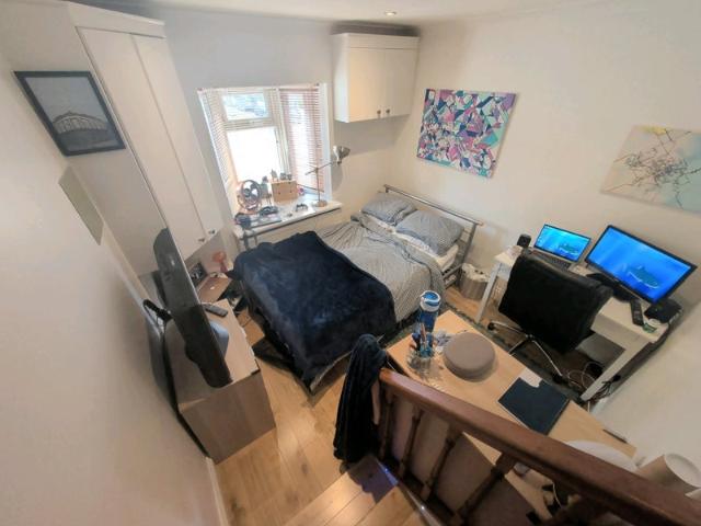 Apartment at Shepherds Bush Road, Greater London