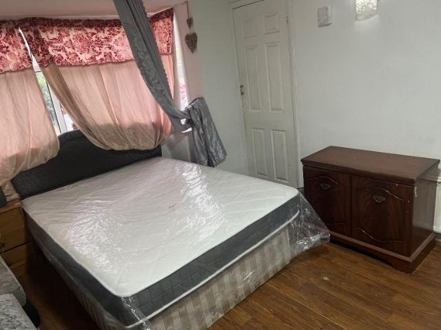 Room at Sheppey Close, Crawley