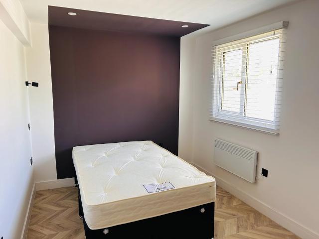Room at Shinwell Walk, Crawley