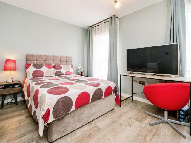 Room at Shipbuilding Way, Greater London