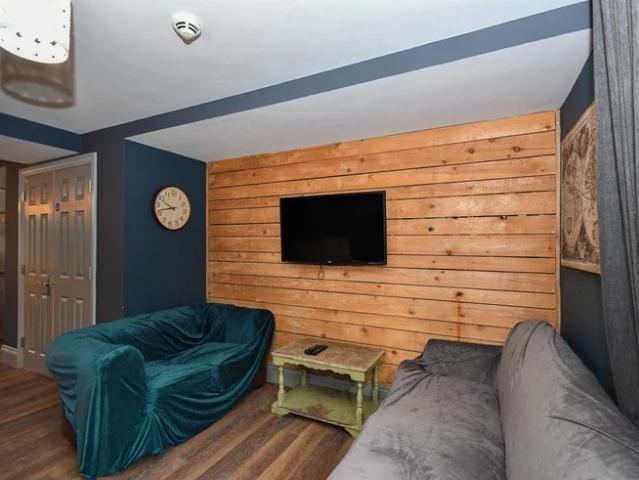 Apartment at Shire Oak Road, Leeds