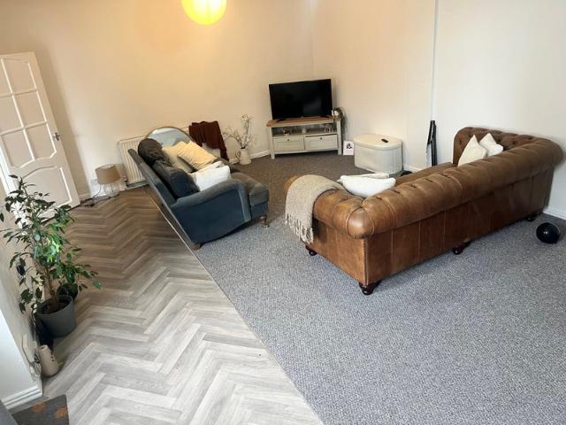 Room at Shiregreen Lane, Sheffield
