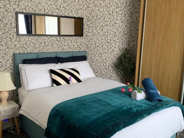 Room at Shiregreen Lane, Sheffield