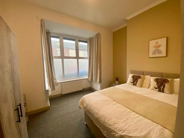 Room at Shobnall Street, East Staffordshire