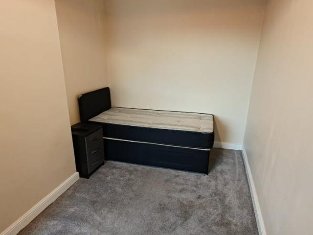 Room at Showell Green Lane, Birmingham