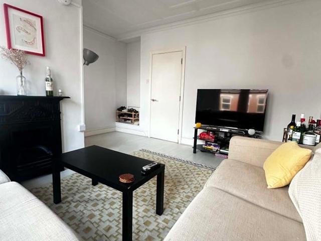 Room at Shrubbery Road, Greater London