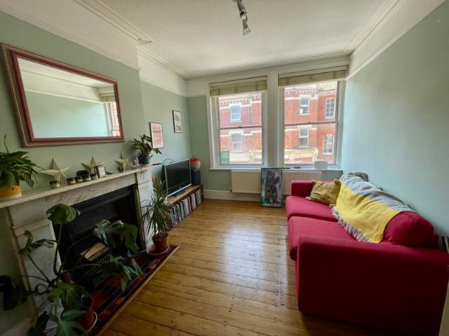 Room at Shrubbery Road, Greater London