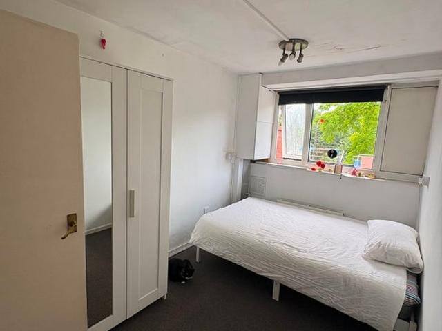Room at Shuttleworth Road, Greater London