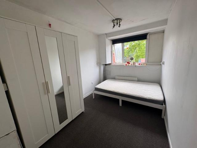 Room at Shuttleworth Road, Greater London