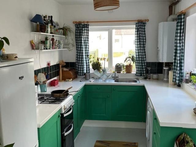 Room at Sidney Street, Salisbury